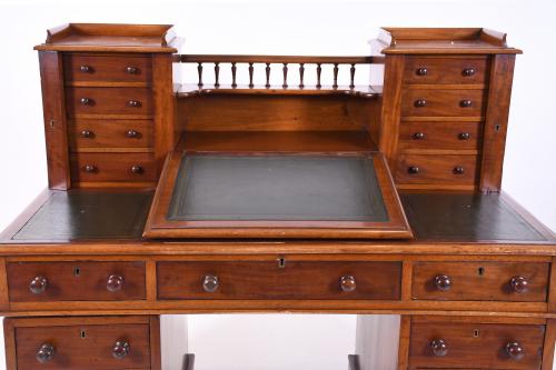 ENGLISH DICKENS DESK, 20TH CENTURY.,